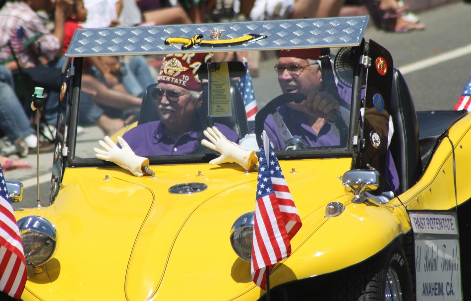 Huntington Beach Parade – El Bekal Shrine Temple Dune Buggy ...