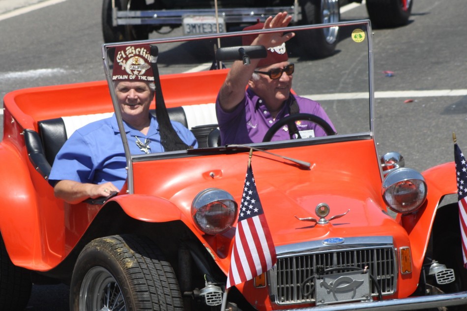 Huntington Beach Parade – El Bekal Shrine Temple Dune Buggy ...